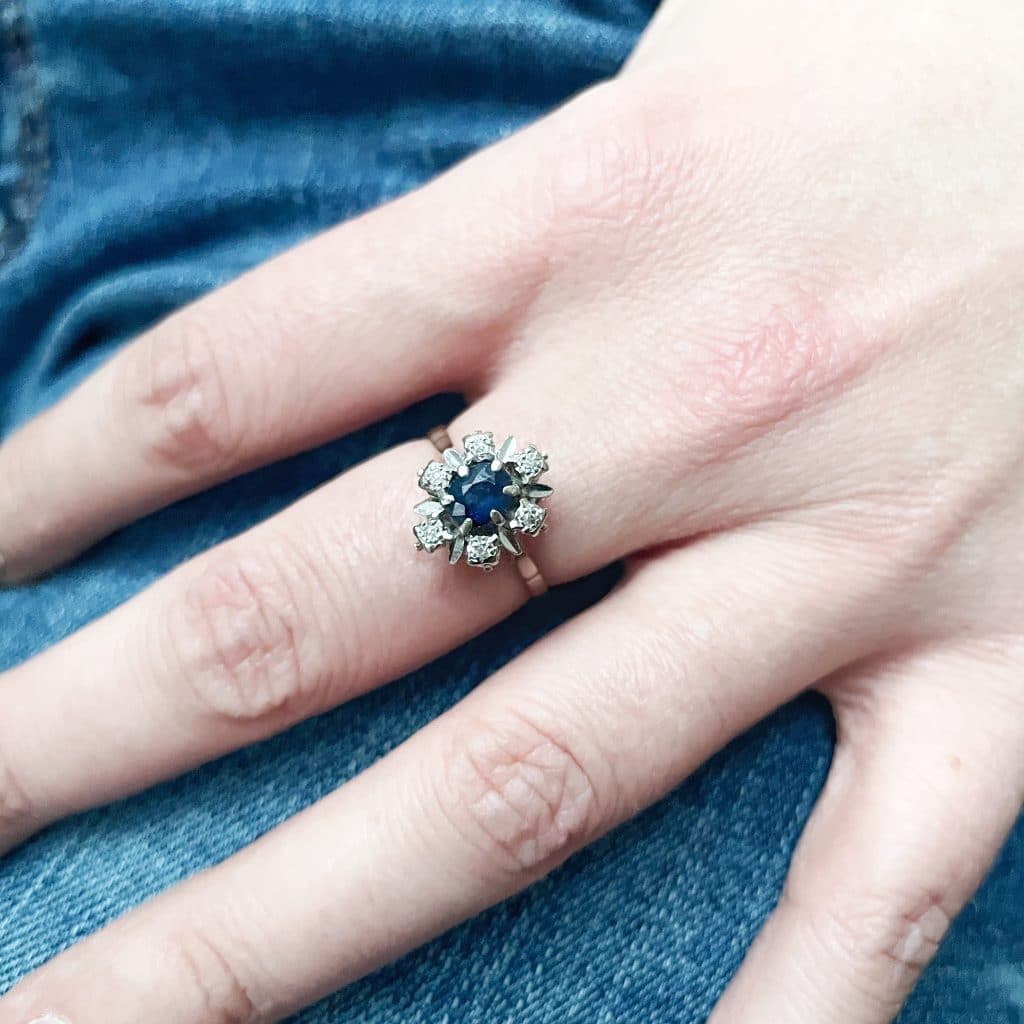 WHAT VINTAGE JEWELS TO GIFT FOR VALENTINE'S DAY? | ÓNÍSÌ PARIS