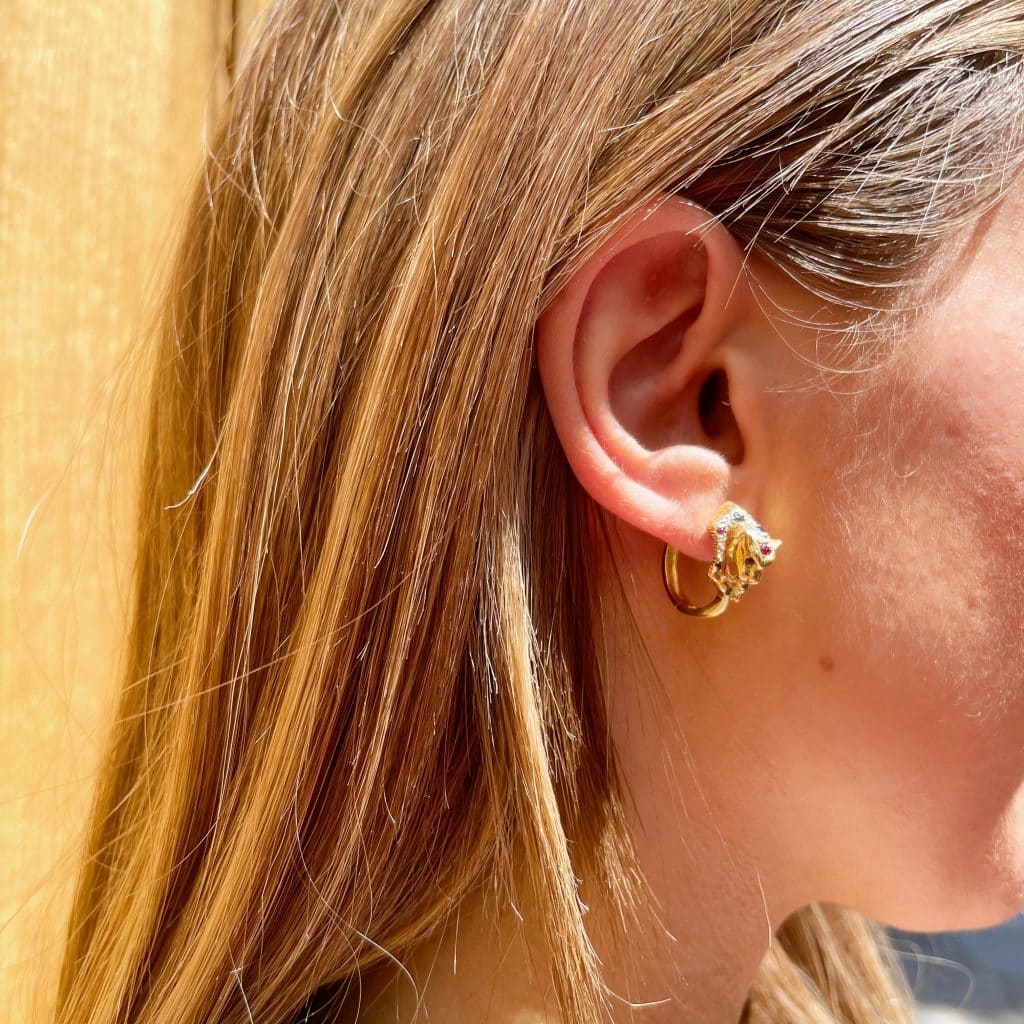WHY ARE HOOP EARRINGS A SYMBOL OF IDENTITY? | ÓNÍSÌ PARIS