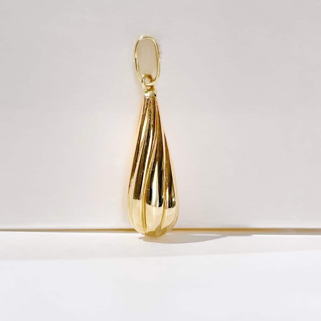 Gold drop pendant "Marion" | ÓNÍSÌ PARIS