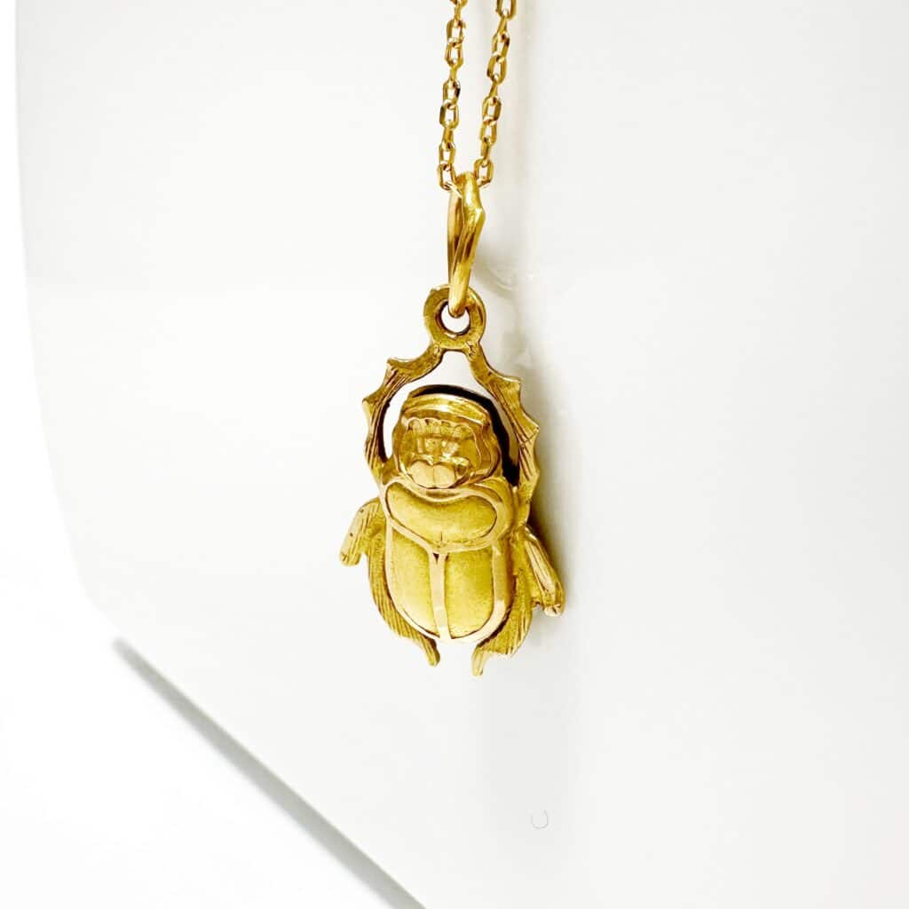 Gold Scarab Pendant "Khara" | ÓNÍSÌ PARIS
